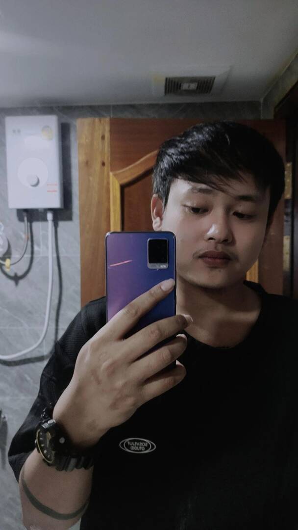 แชท กับ Tiw ที่อยู่ ชลบุรี