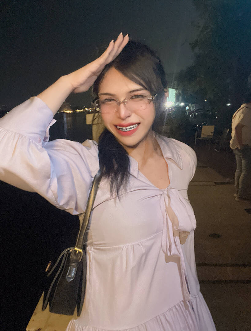 แชท กับ แชทเต็ม🤣 สาว2💖 ️Hi ️cool ที่อยู่ กรุงเทพมหานคร